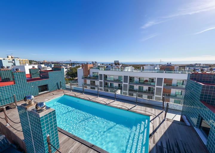 Spacious 3br Apartment With Pool In Meia Praia - Lagos, Portugal