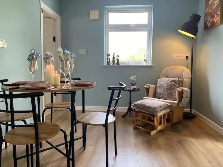 The Cottage
3 Bedroom Cottage With Private Garden - Knock