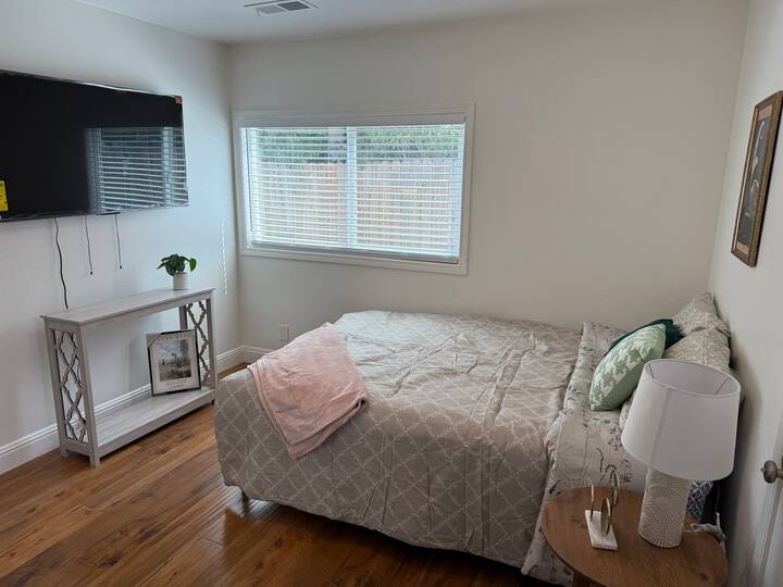 The Debug Den-2br Mountain View - Mountain View, CA