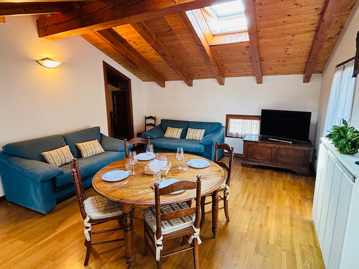 Charming Apartment By Lake With Private Garage - Rovereto
