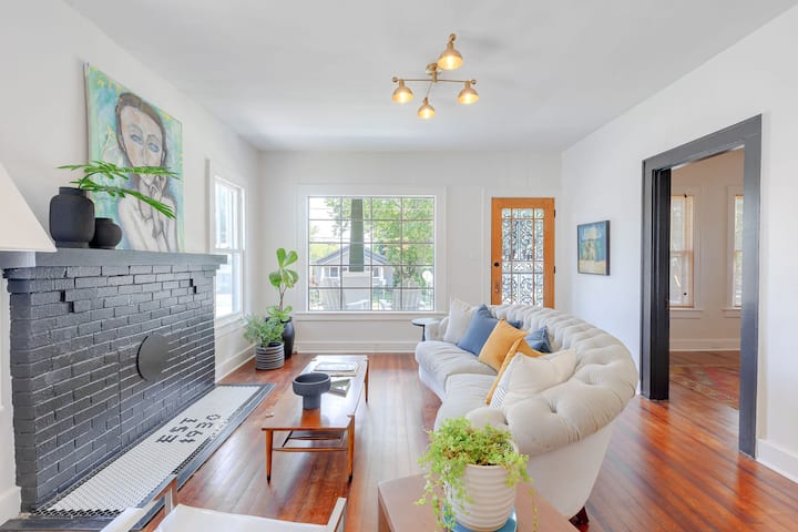 The Iron And Ivy - Knoxville, TN