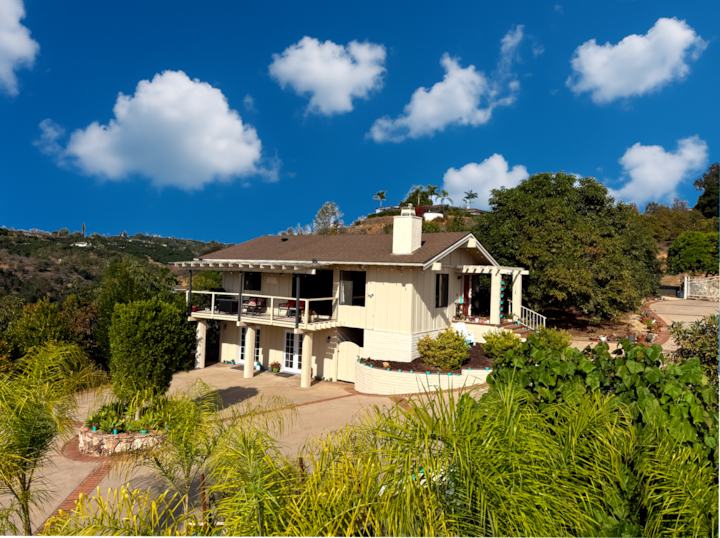 2-story Hilltop Penthouse & Grove View Suite - 폴브룩