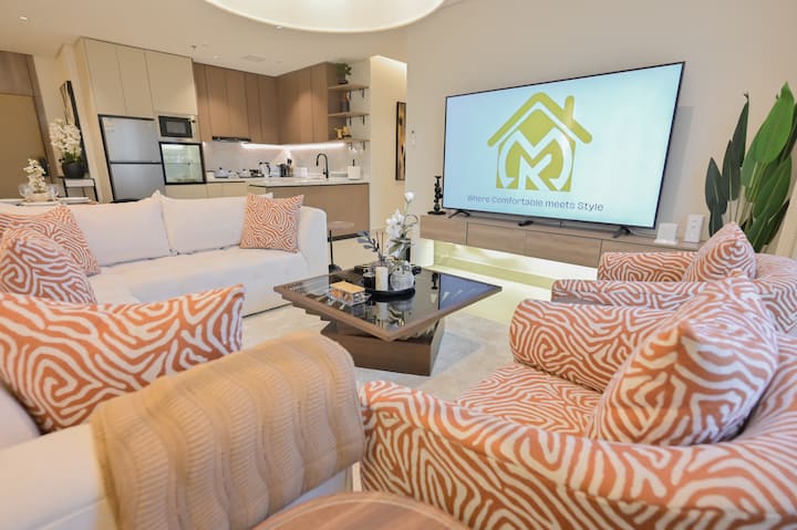 3br| Luxury Stay W/75” Tv& Fiber Wifi |Smart Entry - Dammam