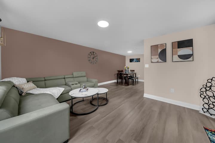 Modern 3br Retreat With Pool | Close To The Falls! - St. Catharines