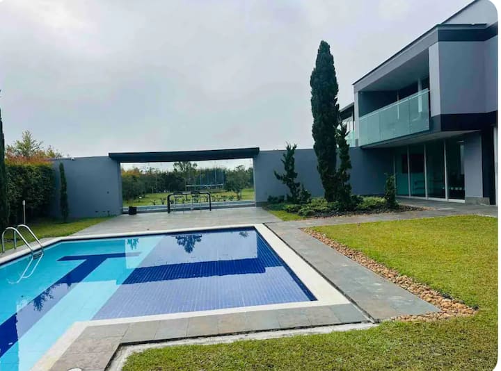 Casa Campestre Cerca A Medellín - La Ceja