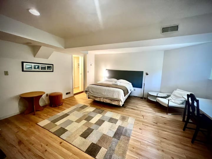 Squamish Room Cozy Retreat - Vancouver