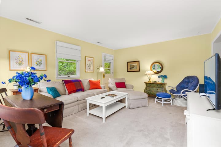 Sunroom Serenity Cottage - Relax On The Patio! - Bethany Beach, DE