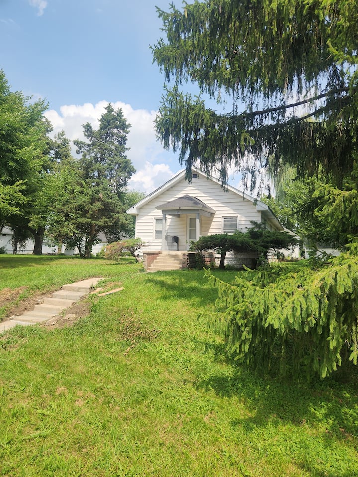 A Three Bedroom House - Joliet, IL