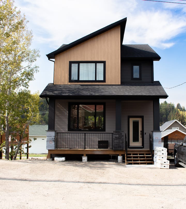 Alpine Retreat | Sauna • Steam Shower • Fireplaces - Alberta