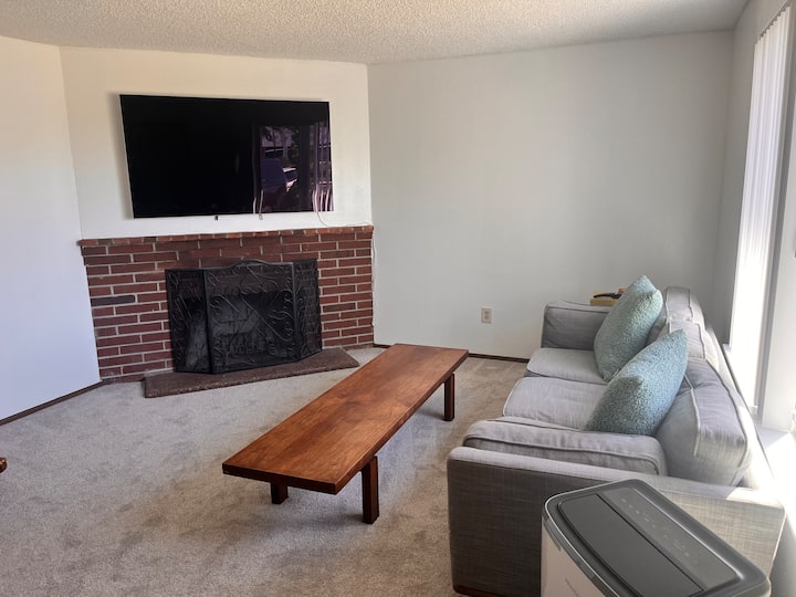 Dog Friendly House W/ Huge Yard! - Vancouver