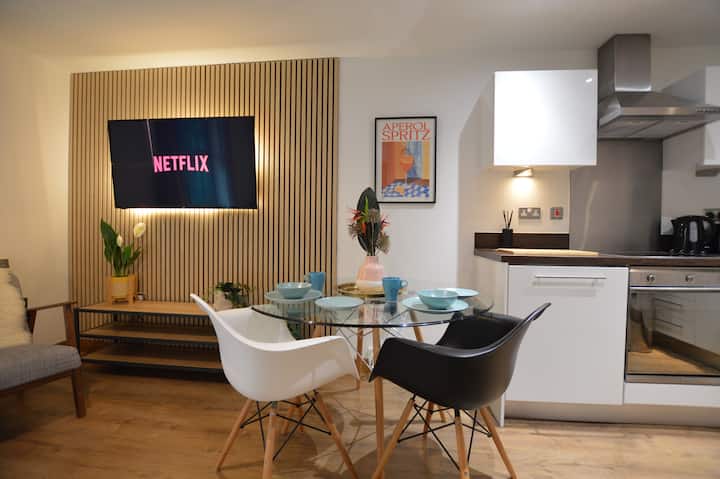 Stunning Flat Next To Lgi - Leeds Station