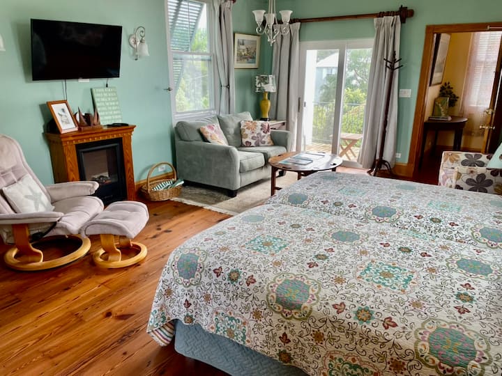 Bermudiana Rm @ B&b, Pool, Steps To Hamilton - Bermuda