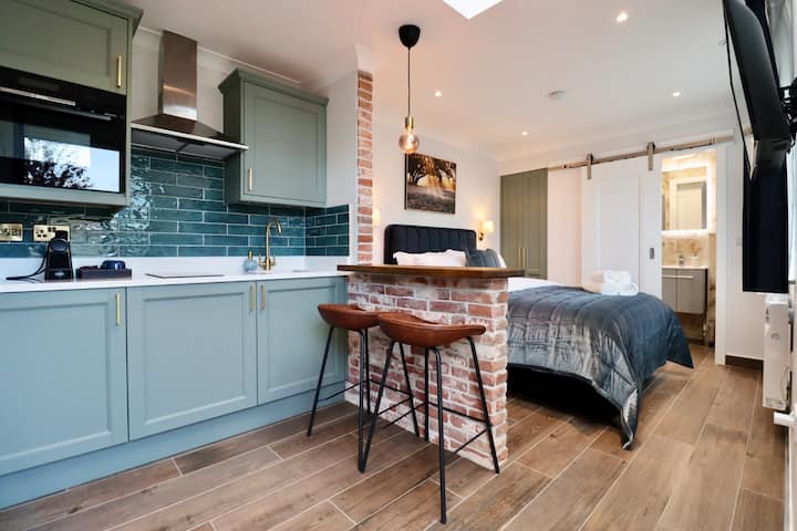 Cosy & Stylish Studio Stay In Ashbourne - Ashbourne