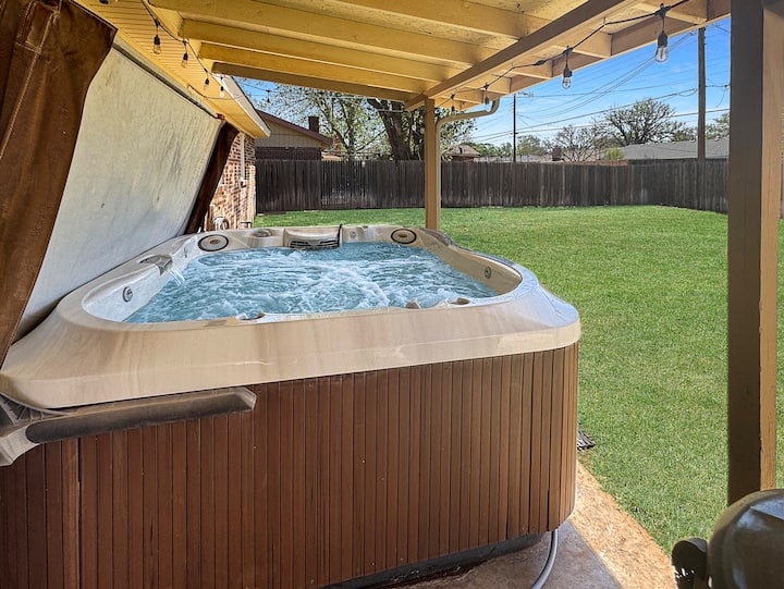 Texas Tech Trifecta-3 Bed/hot Tub/weights - Lubbock, TX