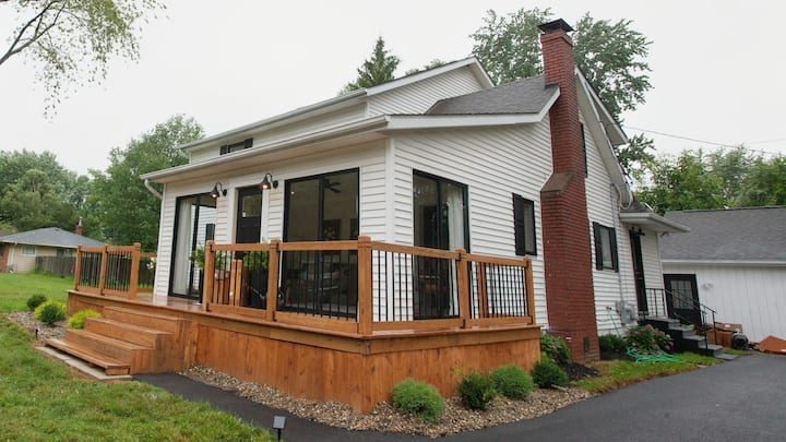 Blackwell By The Lake Near Vincent William Winery - Geneva-on-the-Lake, OH