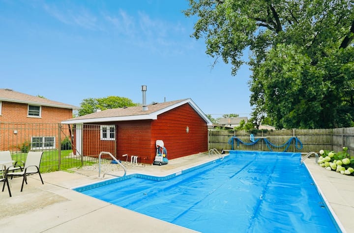 Pool Party Oasis - Beverly - Chicago