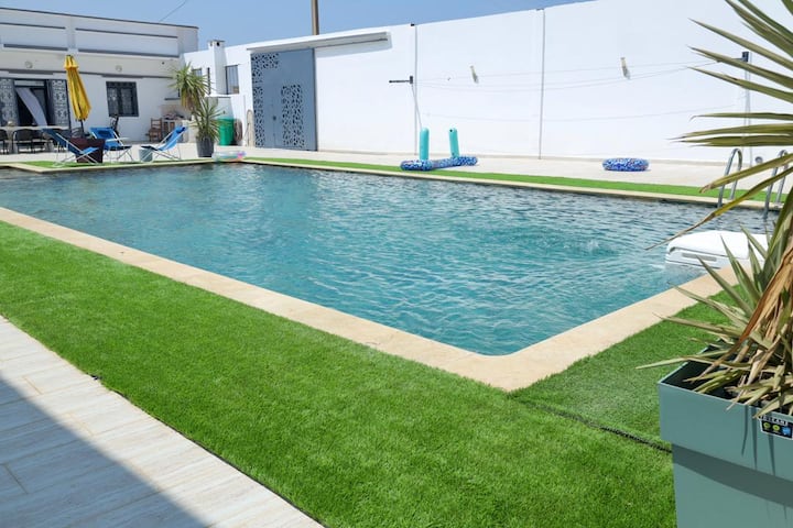 Grande Villa & Piscine à Mosta - Mostaganem