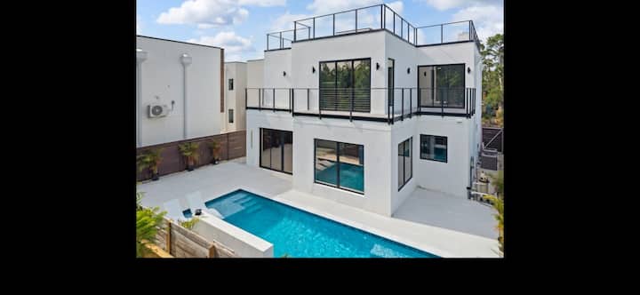 Sarasota Downtown New Modern With Rooftop ! - Sarasota, FL