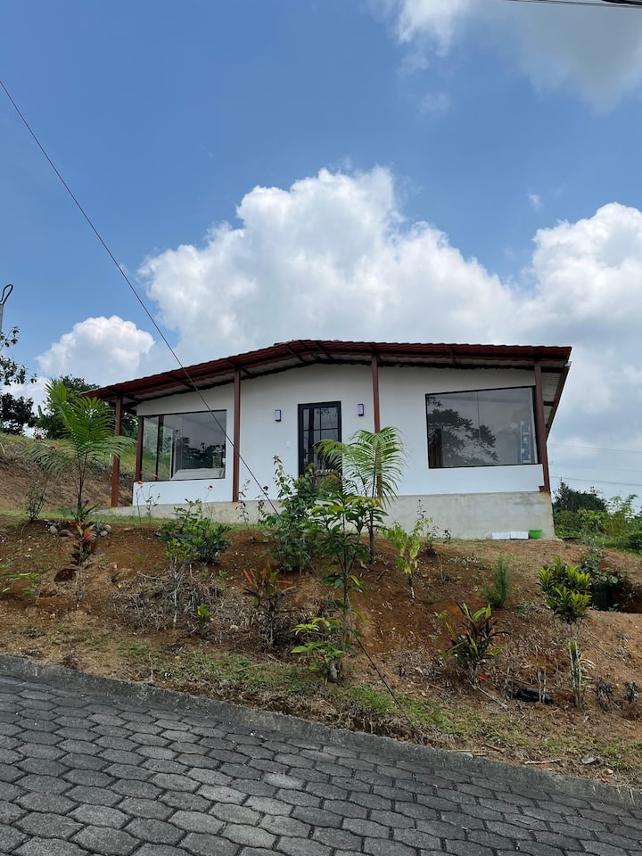 Linda Casita De Campo - Puerto Quito