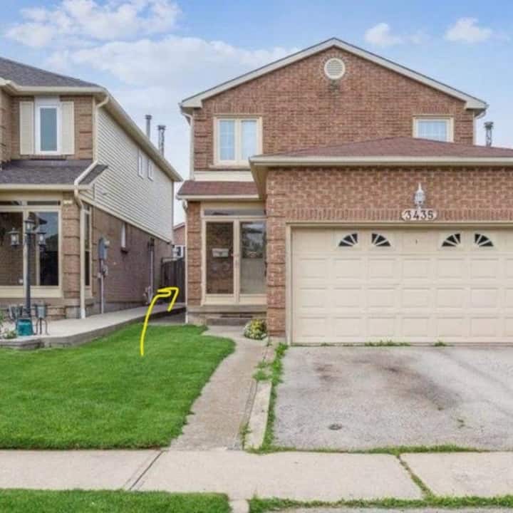 2 Bdrm Bsmnt Aprtmnt - Oakville