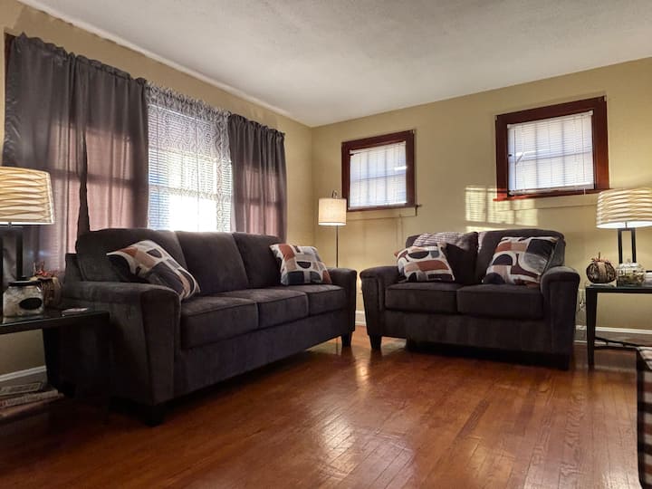 Charming Home In Quiet Neighborhood - Williamsport