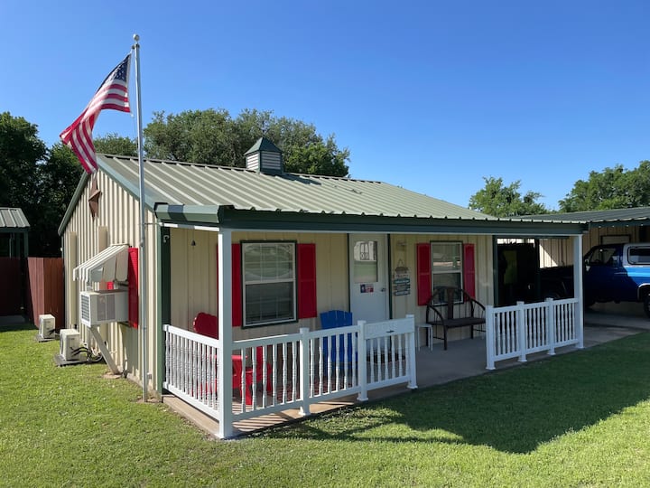 Lone-star Cabin
Lake Whitney - Lake Whitney, TX