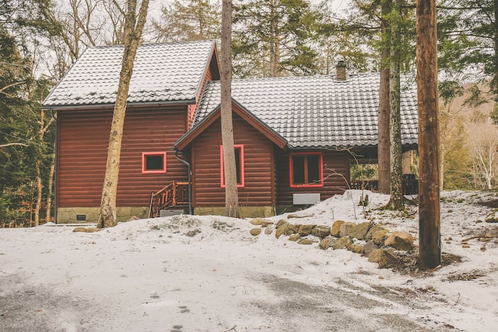 A Great Camp Style Cabin At Motel Long Lake - Long Lake, NY