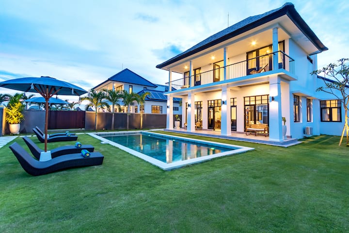 9br Villa, 2 Pools, Central Location, Near Beaches - Indonésie