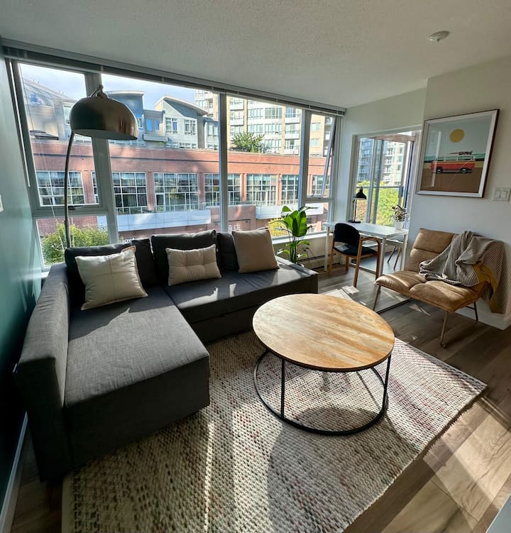 The Coastal Hideout 1br, Sunlit Pool, Parking, Dt - Vancouver