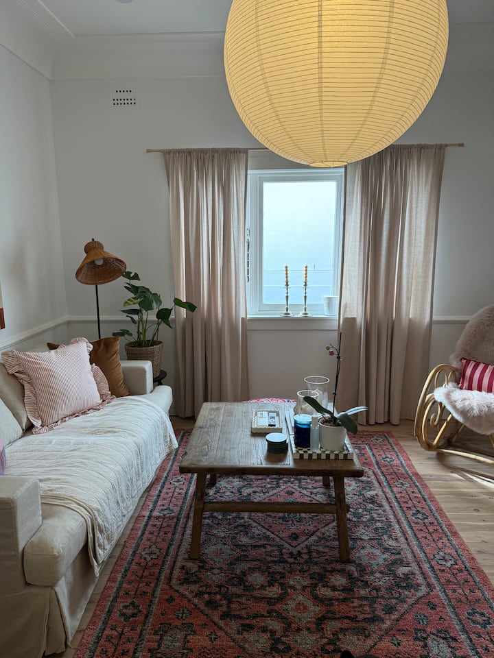 Spacious & Charming One Bedroom - Bondi Beach
