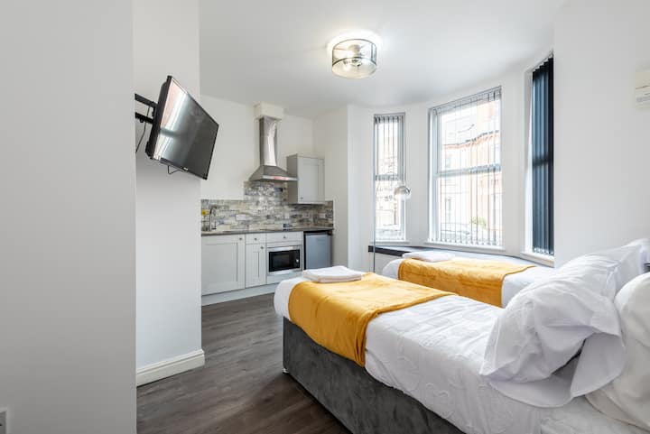 Comfy Contractor And Holiday Studio - Sleeps 2 - Coventry