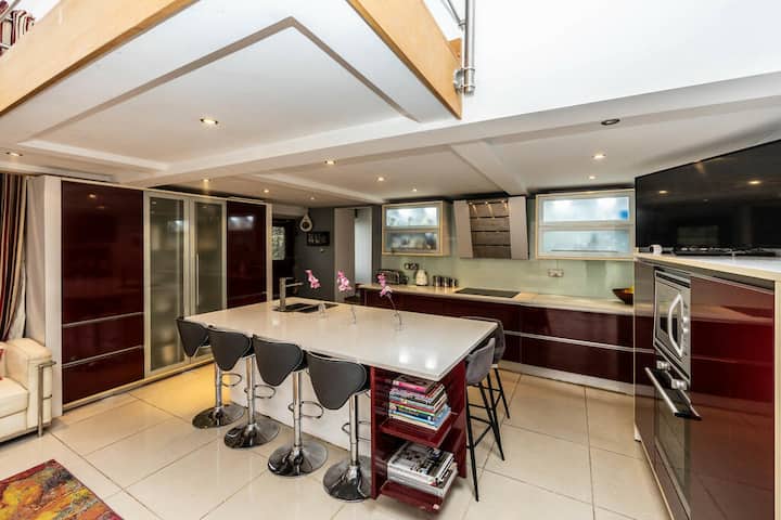 The Barn Conversion At Holmfirth Vineyard - Holmfirth