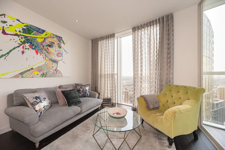 Modern 2-beds Flat With Stunning Views, London - London