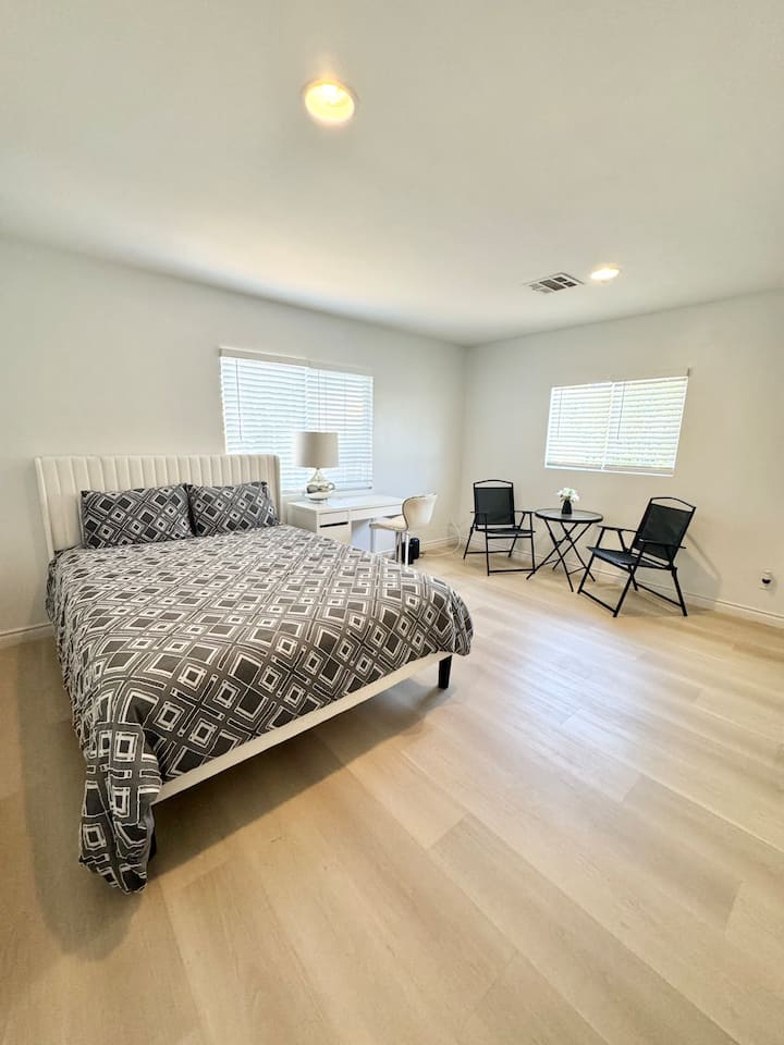 Sweet Home 12’ To Dtla-free Parking-2 Bedrm-1 Bath - Florence Avenue – Los Angeles