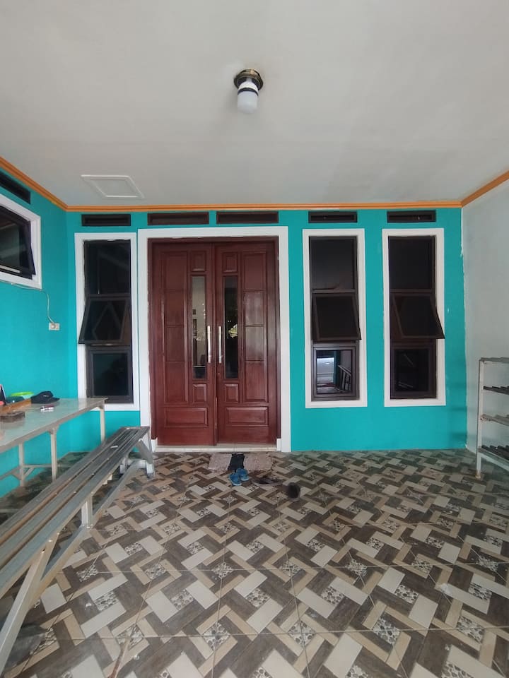 Sianipar Family Guest House - Bekasi