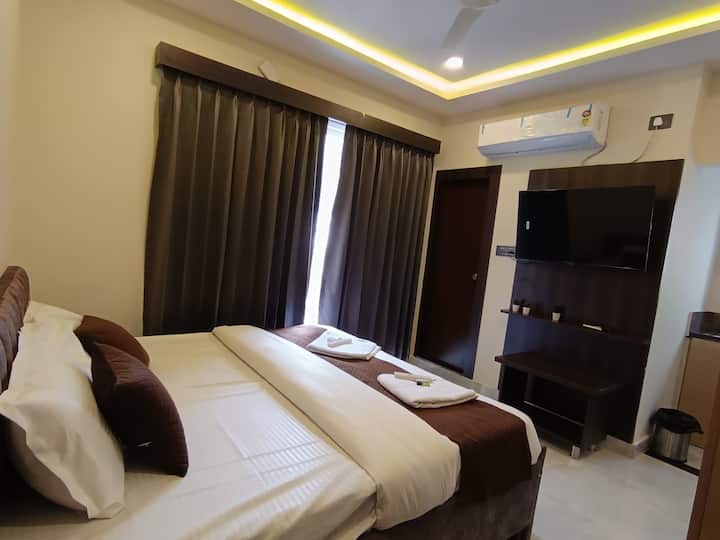 Balcony Suite | 2 Rooms + Sit-out | Near Aig - Hyderabad