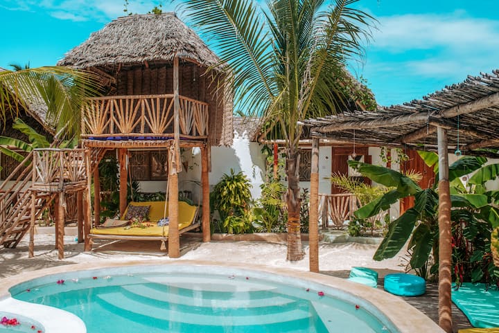 Nura Boutique Bungalow - Pool & Tropischer Garten - Tanzanie