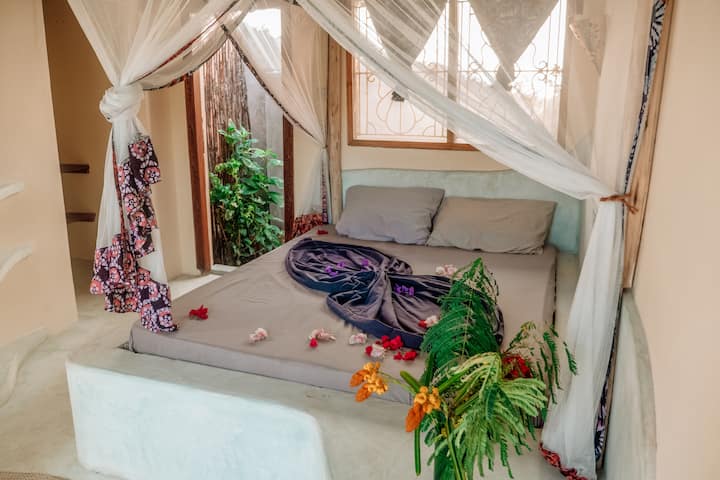 Nura Boutique Bungalow - Pool & Tropischer Garten - Tanzanie