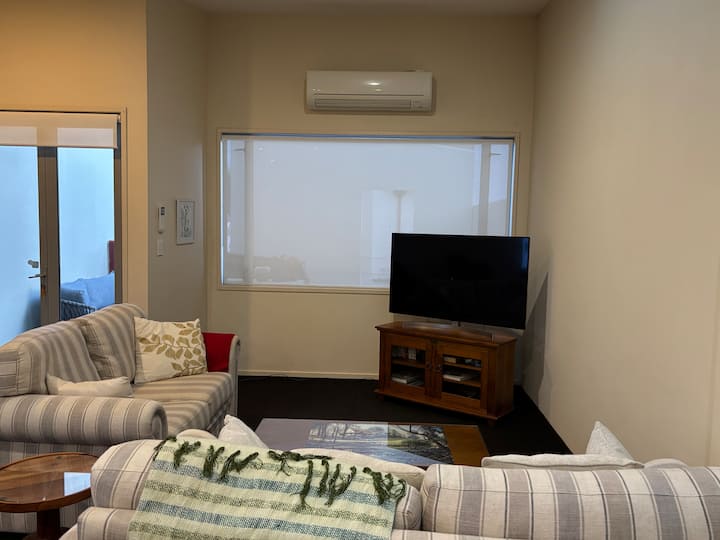 Comfortable Appointed Apartment - Napier