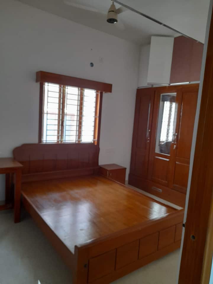 Goku Comfy Stay - Chennai