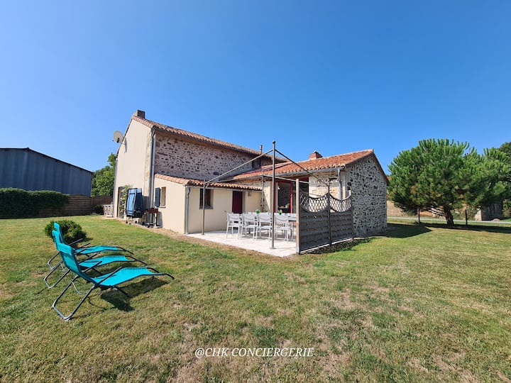 La Dorgisière Ferme Du Xviie Grand Jardin Arboré - Puy du Fou