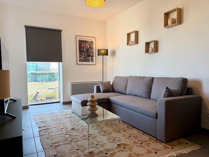 Appartement Lumineux Avec Balcon & Parking - La Rochelle