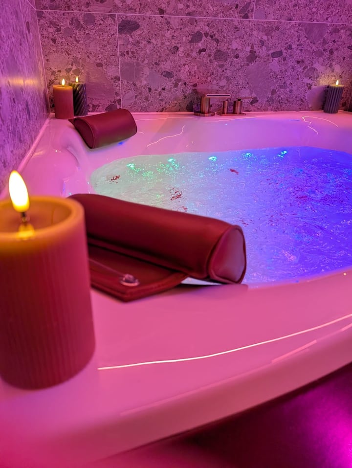 Sweet Room, Balnéo Et Sauna Privatif - Lille, France