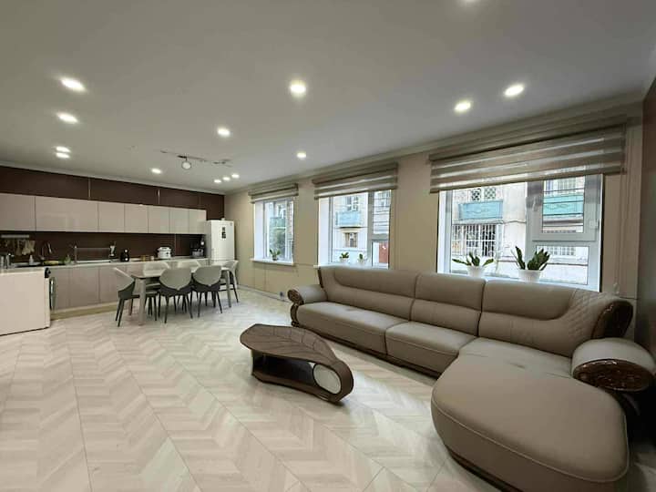 Heart Of City • 3 Bedrooms• 8 Pax - 울란바토르