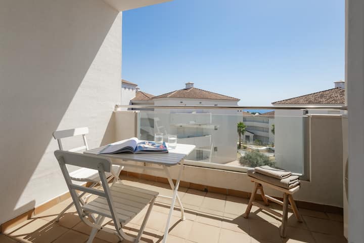 Small Oasis 2 Bd Apartment With Sea View - Manilva