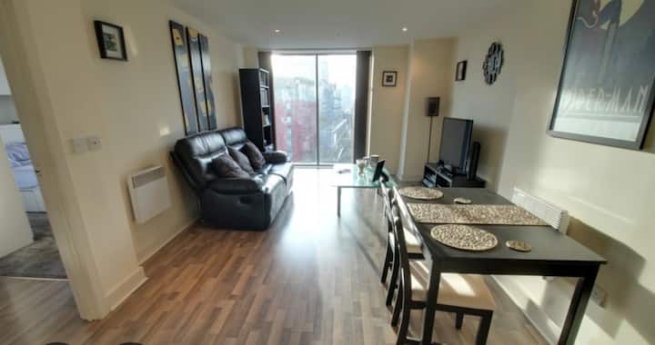 1 Bedroom Flat, Opposite Station - New Street Station - Birmingham