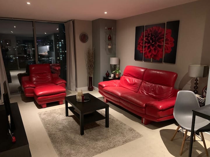 1 Bedroom Flat, Opposite Station - Birmingham