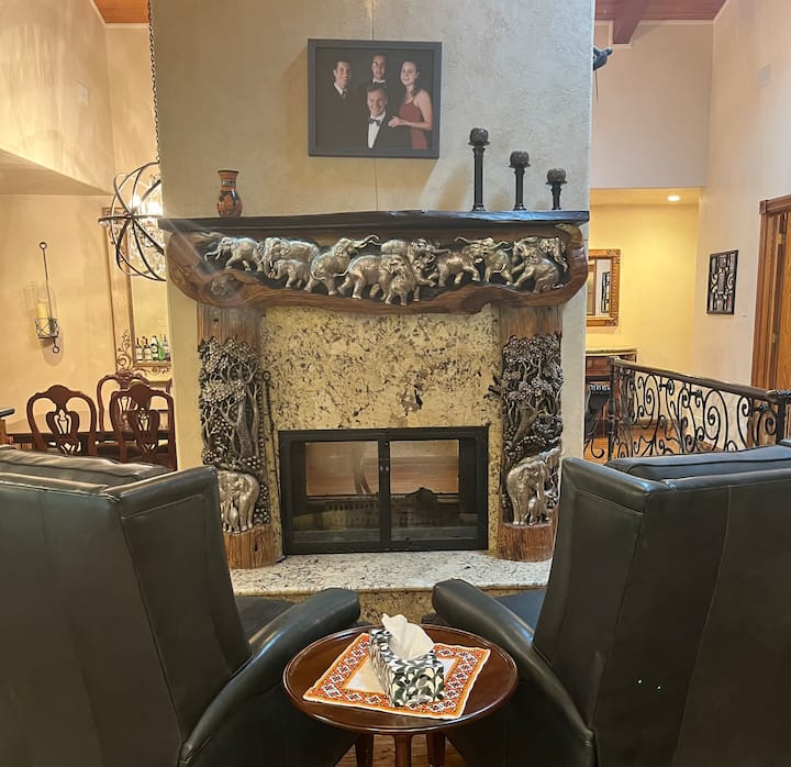 Executive Home, 4 Bedrooms, Hot Tub/gym Equipment - Ottawa