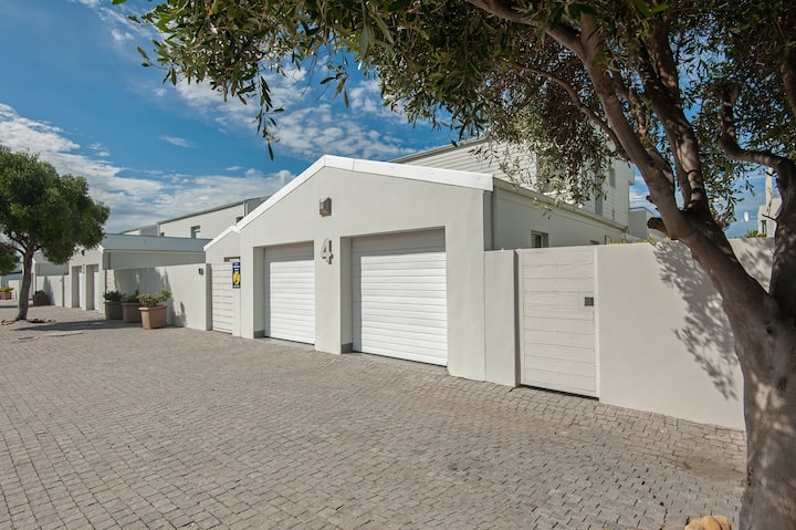 Spatalla Holiday Homes - Room 4 - Kleinmond