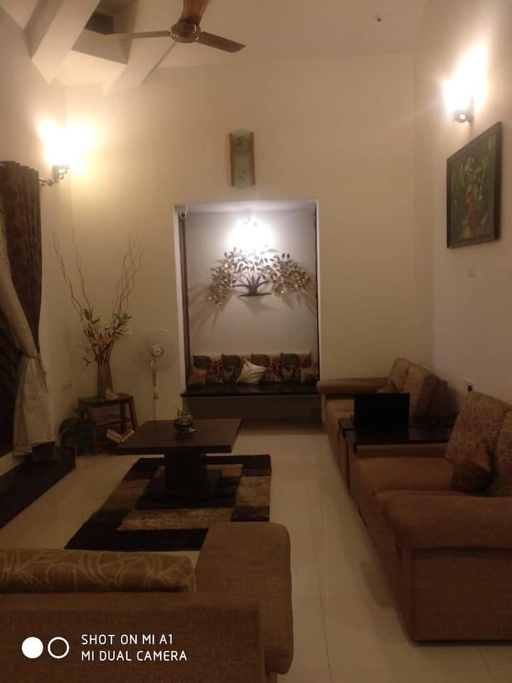 Home Away From Home-cosy Duplex Bungalow - Bangalore